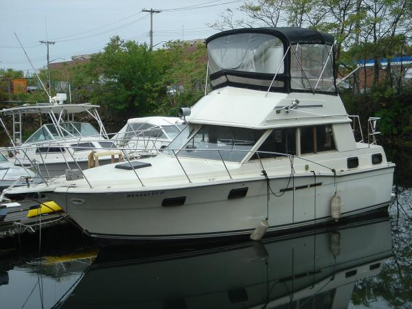 Ship a Carver 3007 Aft Cabin to Buckhannon | uShip