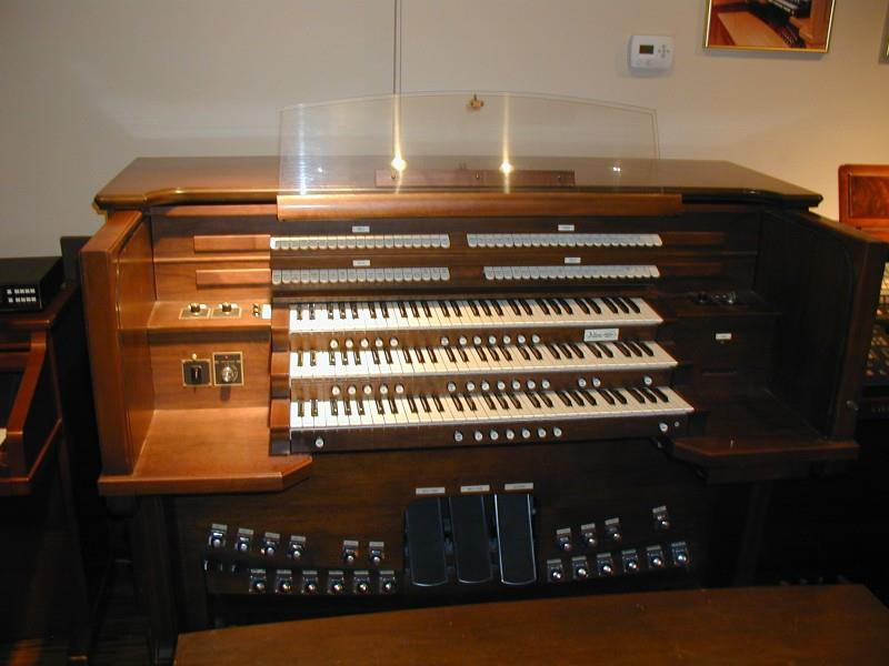 Cost to Ship a Allen organ, amp, 4 speakers, bench to Emporia | uShip