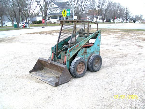 Cost to Ship a Small skid loader hydra mac 8a to Huntington Station | uShip