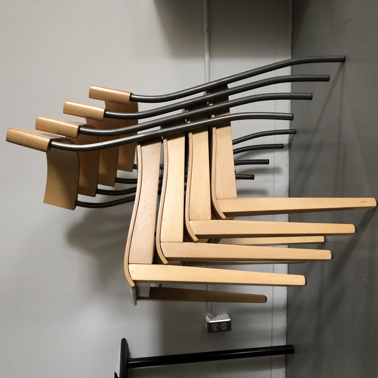 Cost to Ship a 4 wood chairs for transport to Toronto | uShip