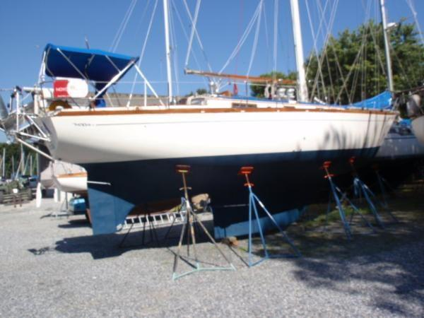 Ship a Cheoy Lee Offshore 41' Sailboat to San Diego | uShip