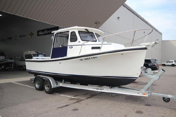 Ship a 2018 Eastern SISU 22 on Trailer to Flagler Beach | uShip