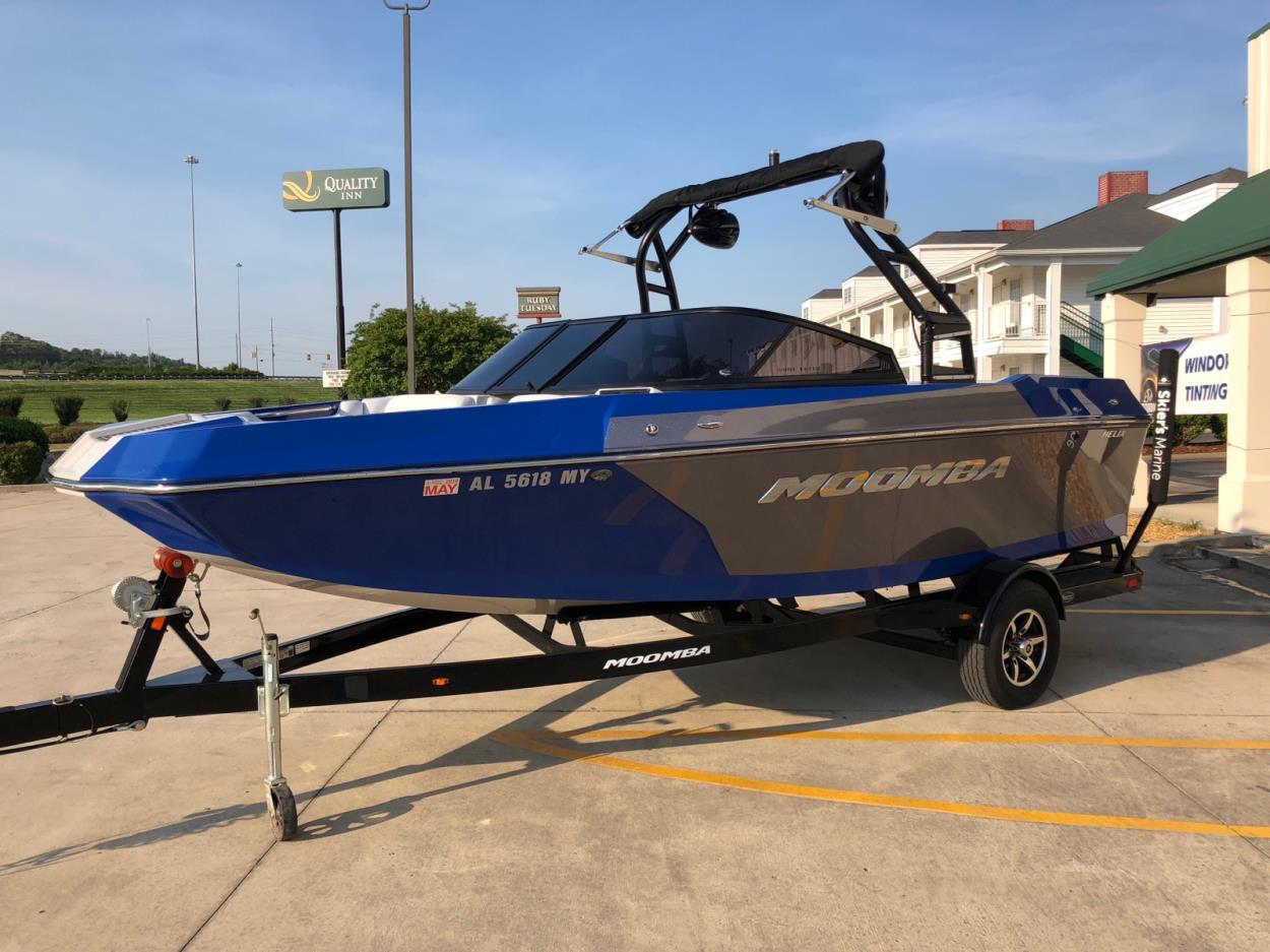 Quote to Ship a 2016 Moomba Helix 20’ to Wichita | uShip