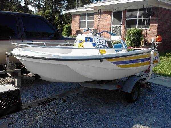 Transport a jet n cat boat to Yankton | uShip