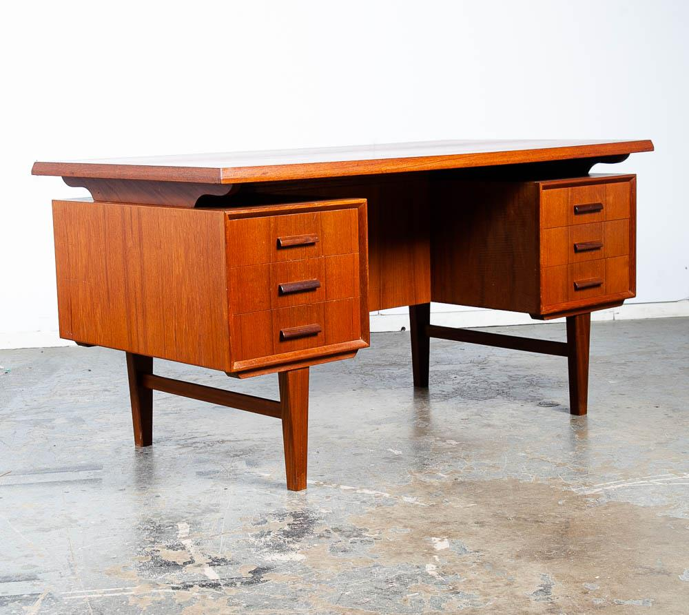 Cost to Deliver a Desk to Indianapolis | uShip