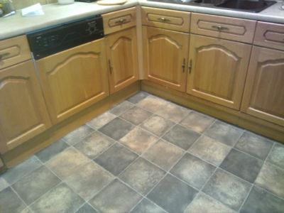 Ship a MFI HYGENA HENLEY OAK KITCHEN DOORS to Bracknell | uShip