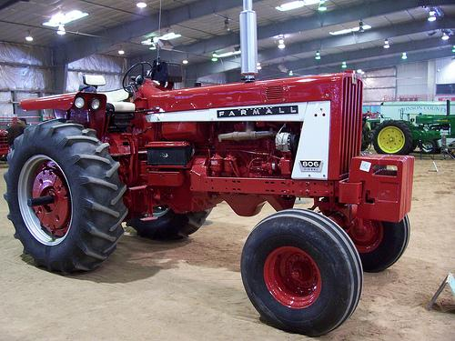 Equipment Transport Farmall 806 Diesel to Red Oak | uShip