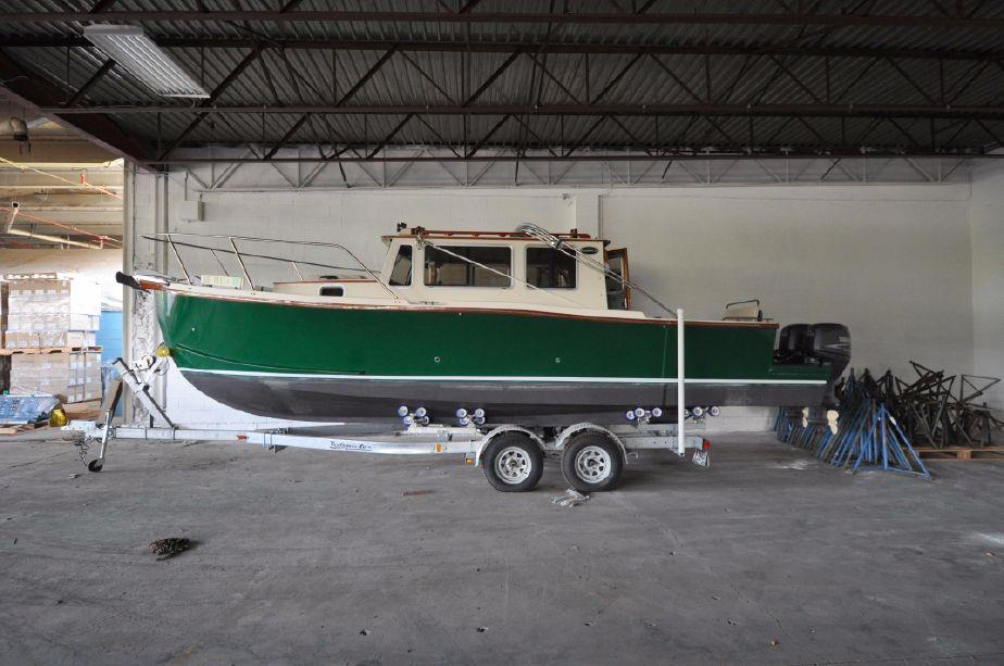 Ship a Caledon 25 pocket trawler to La Sal | uShip
